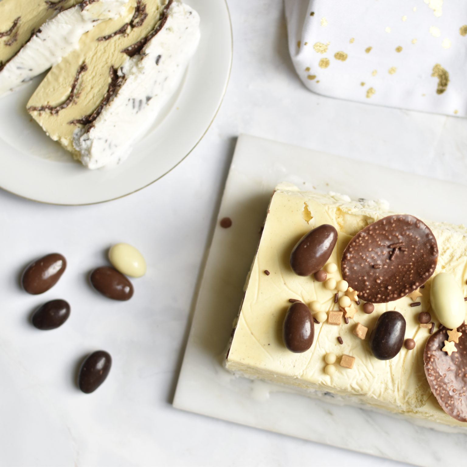 Easy 2-ingredient homemade Viennetta - Anne Travel Foodie