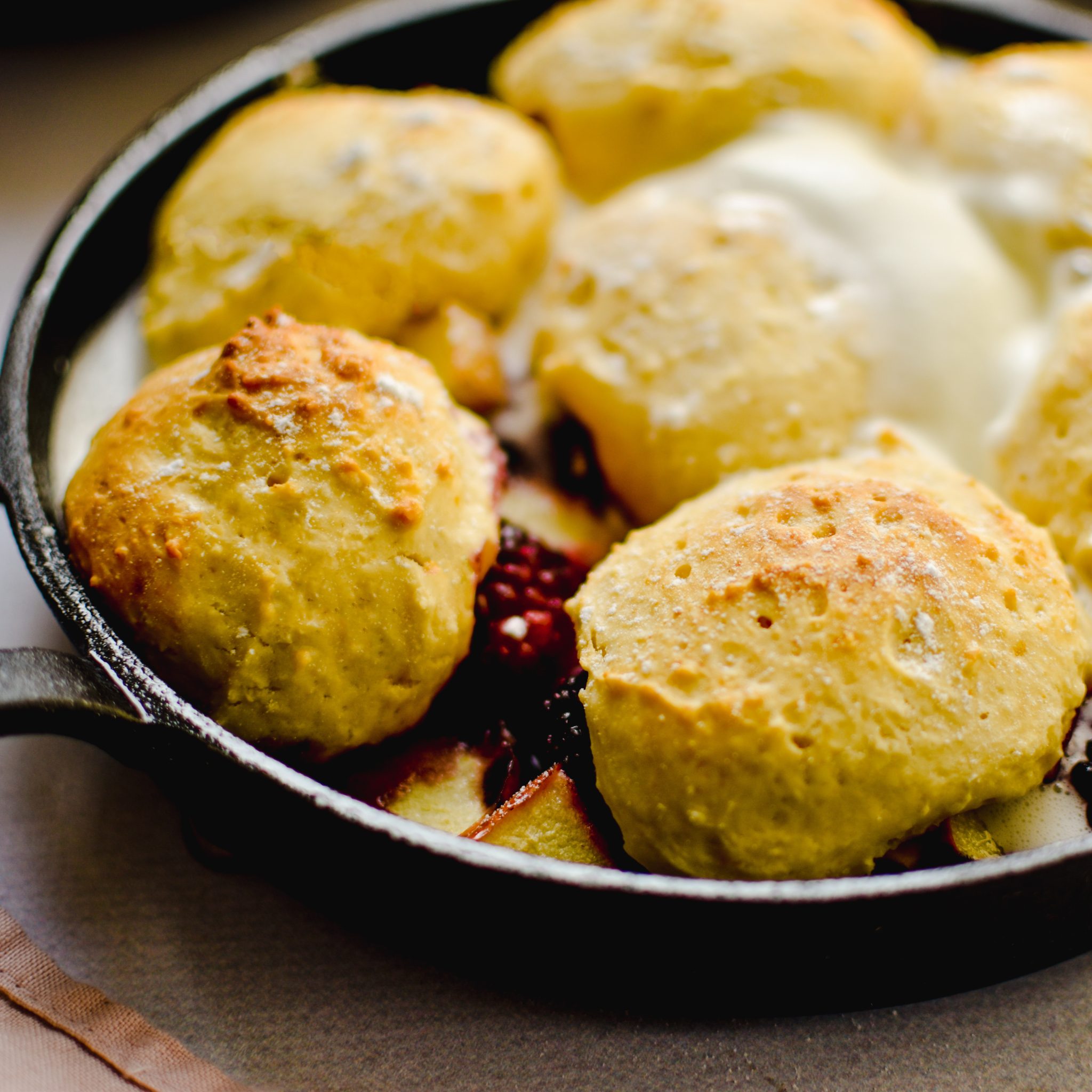 Skillet Scones with apple and blackberries - Anne Travel Foodie