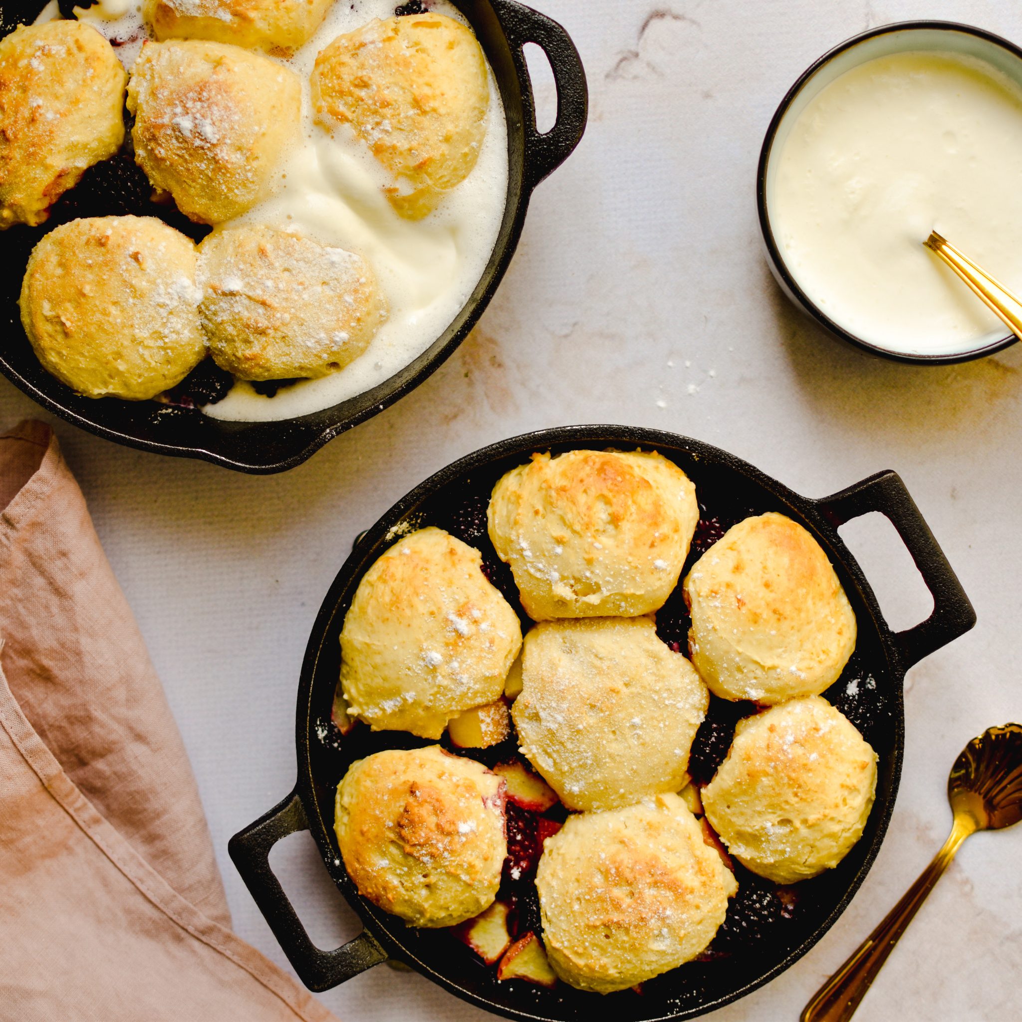 Skillet Scones with apple and blackberries - Anne Travel Foodie
