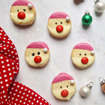 Santa Claus Oreo Cookies - Anne Travel Foodie