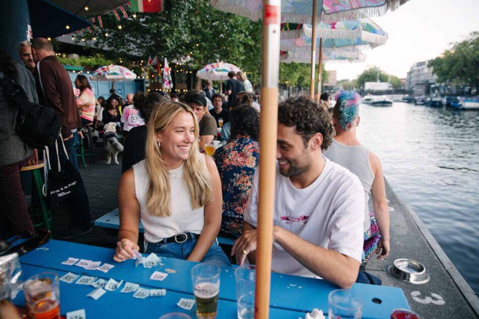 De 10 Beste Terrassen aan het Water in Amsterdam: Genieten met een ...