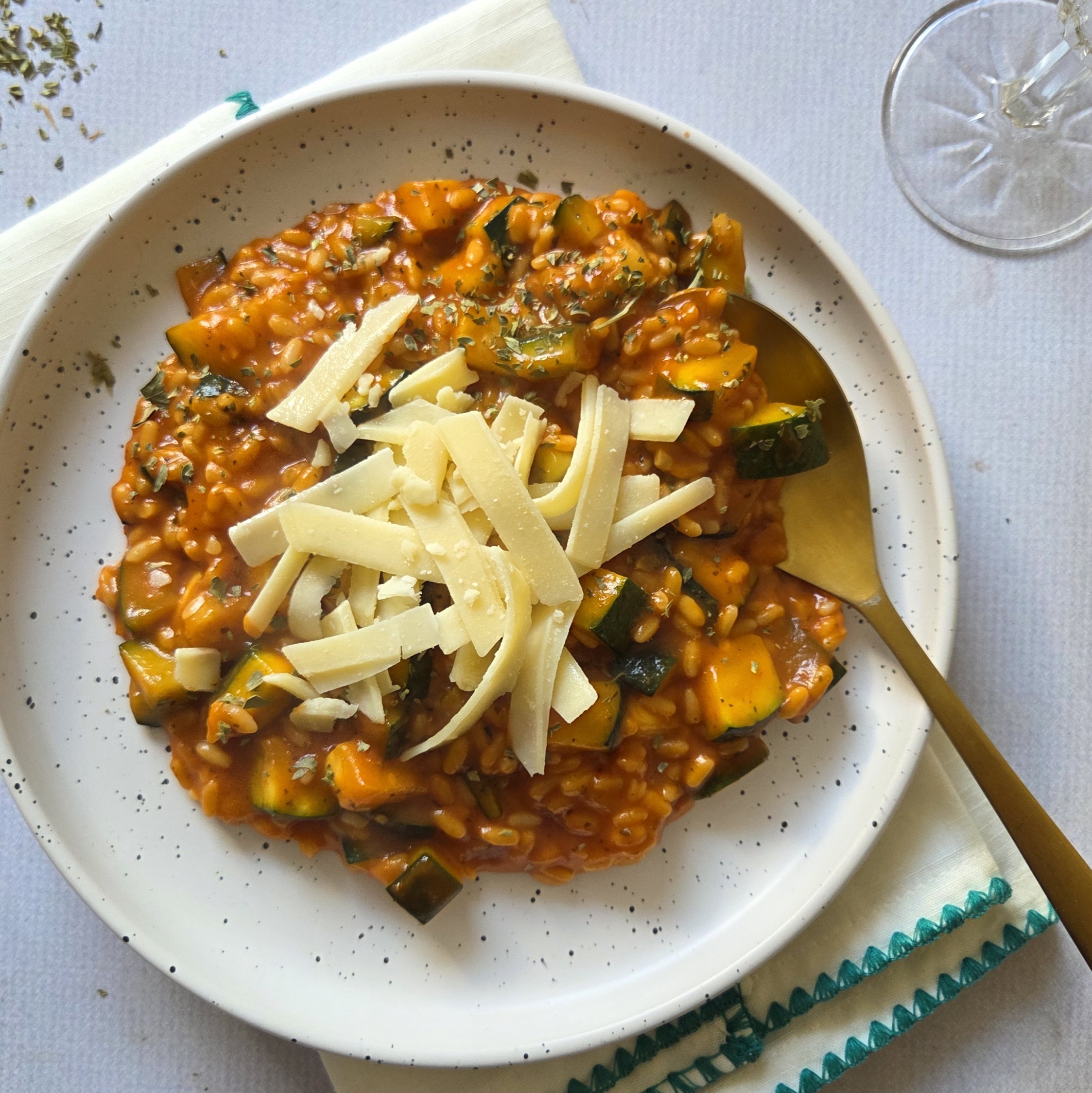 Risotto met tomatensaus en courgette - Anne Travel Foodie